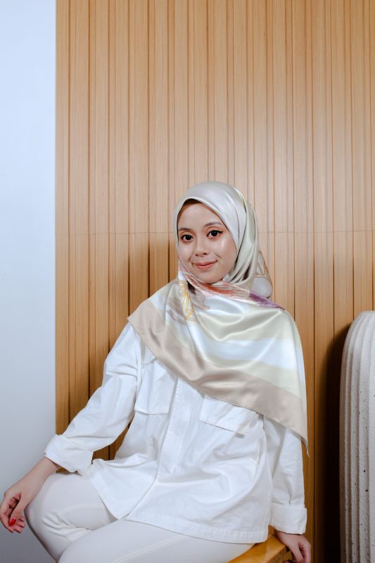 Serikandi Square: Beige – sekuntom
